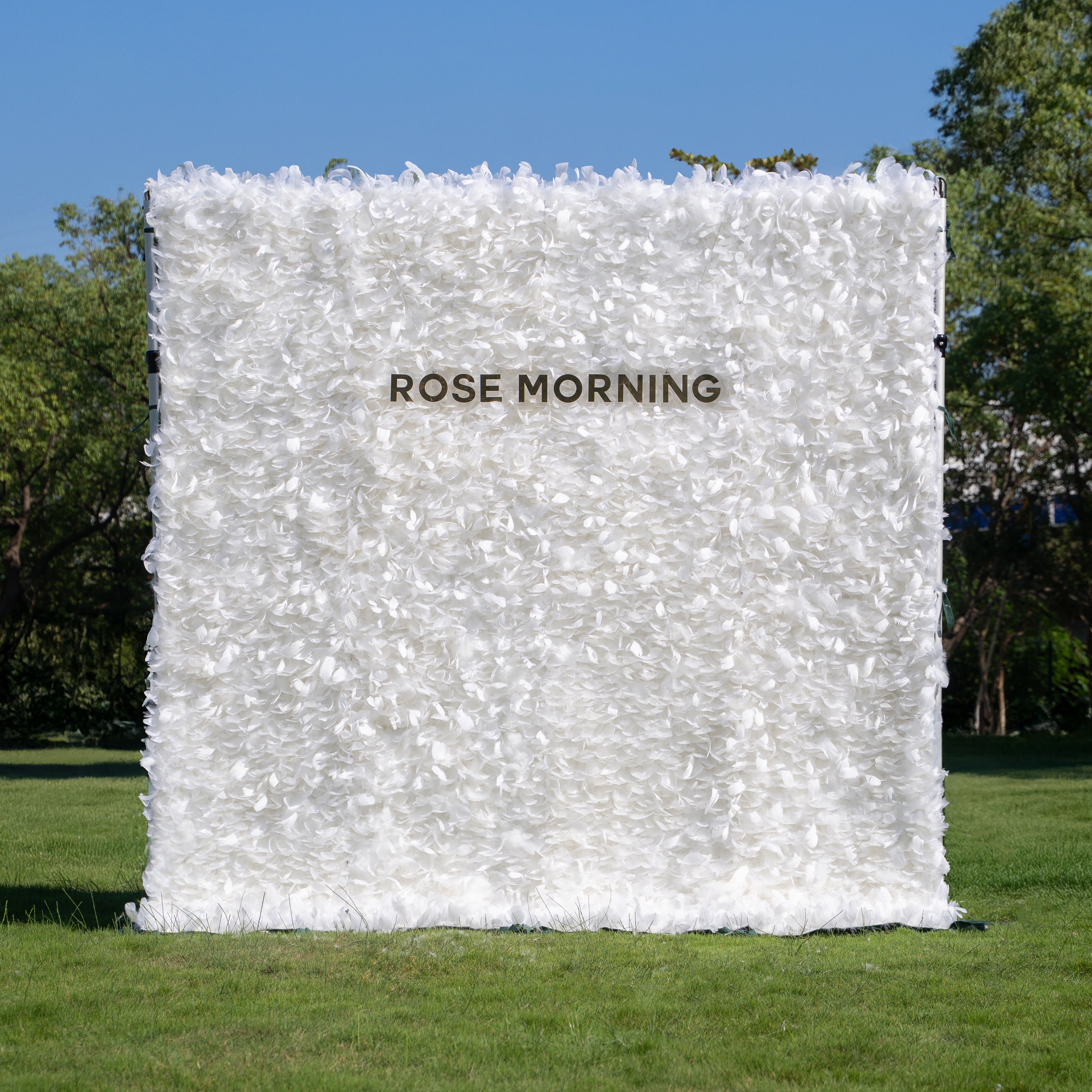 Hilton： Pure White Feather Flower Wall - 5D Fabric Backdrop for Weddin ...