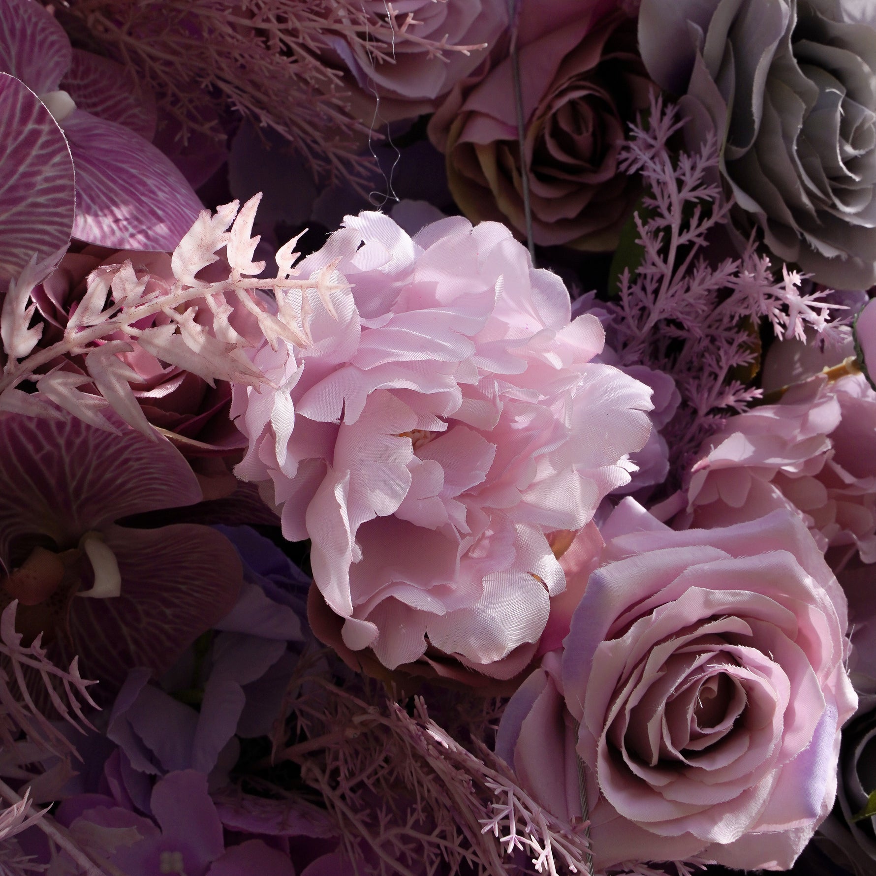 Monica：5D Fabric Artificial rolling up curtain flower wall – Rose Morning